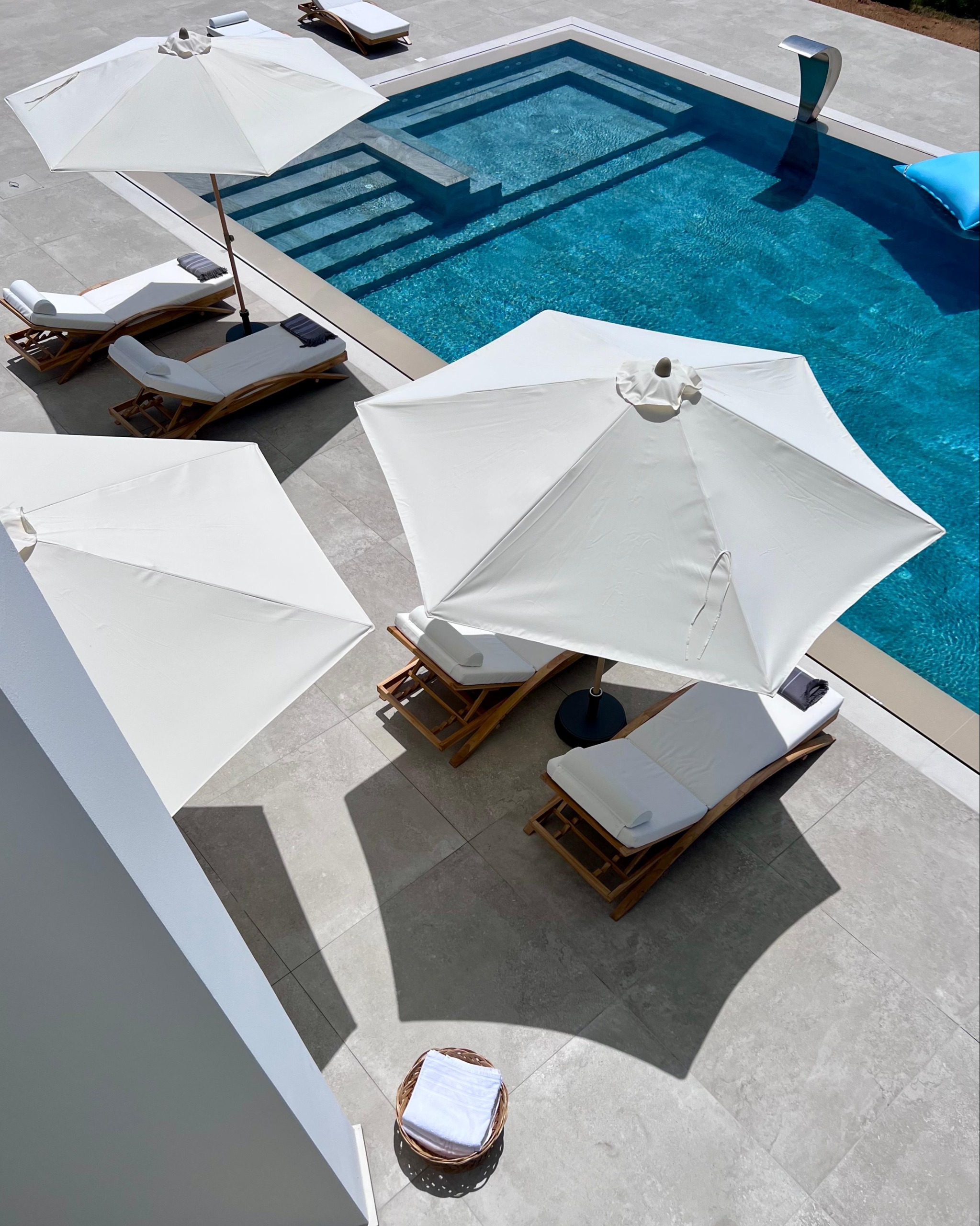 Infinity pool & view: Villa Esmi - STYLISPHERE